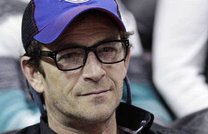 El actor Luke Perry es hospitalizado en EE.UU. tras un ataque al ...